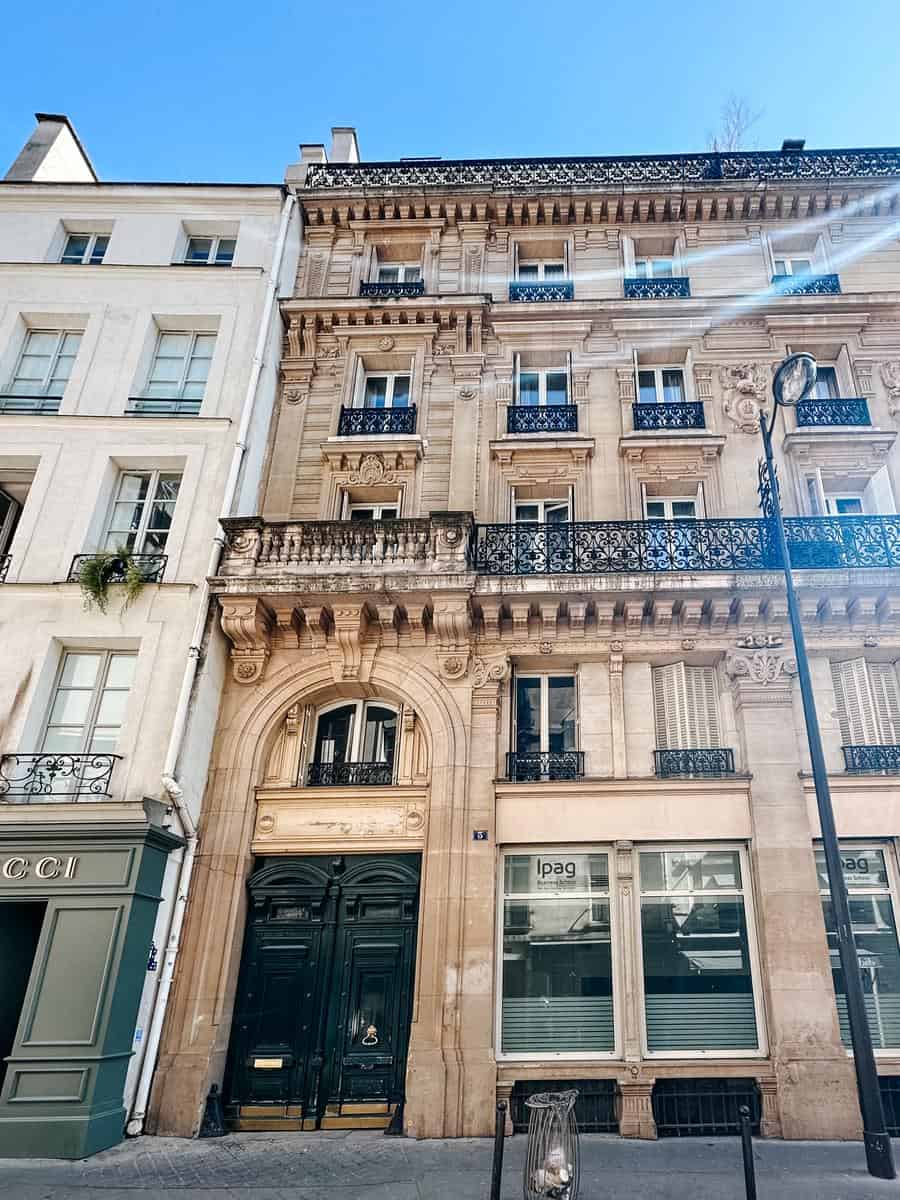 El glamur y el dinero público se fueron a Francia un día