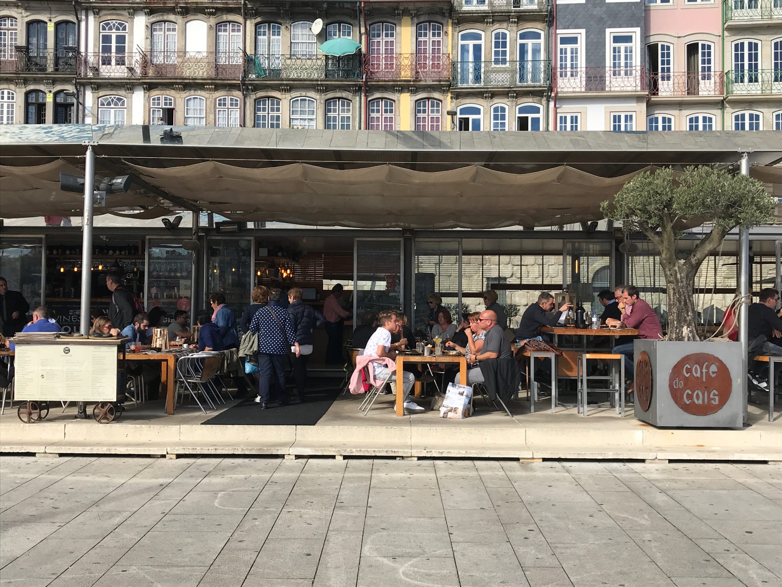 Cafe Do Cais, Porto, Portugal | Atelier de Hahn