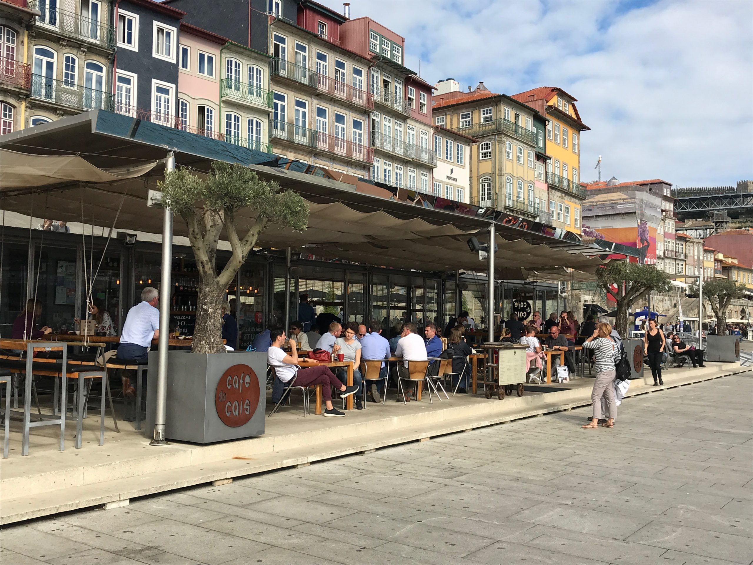 Cafe Do Cais, Porto, Portugal | Atelier de Hahn