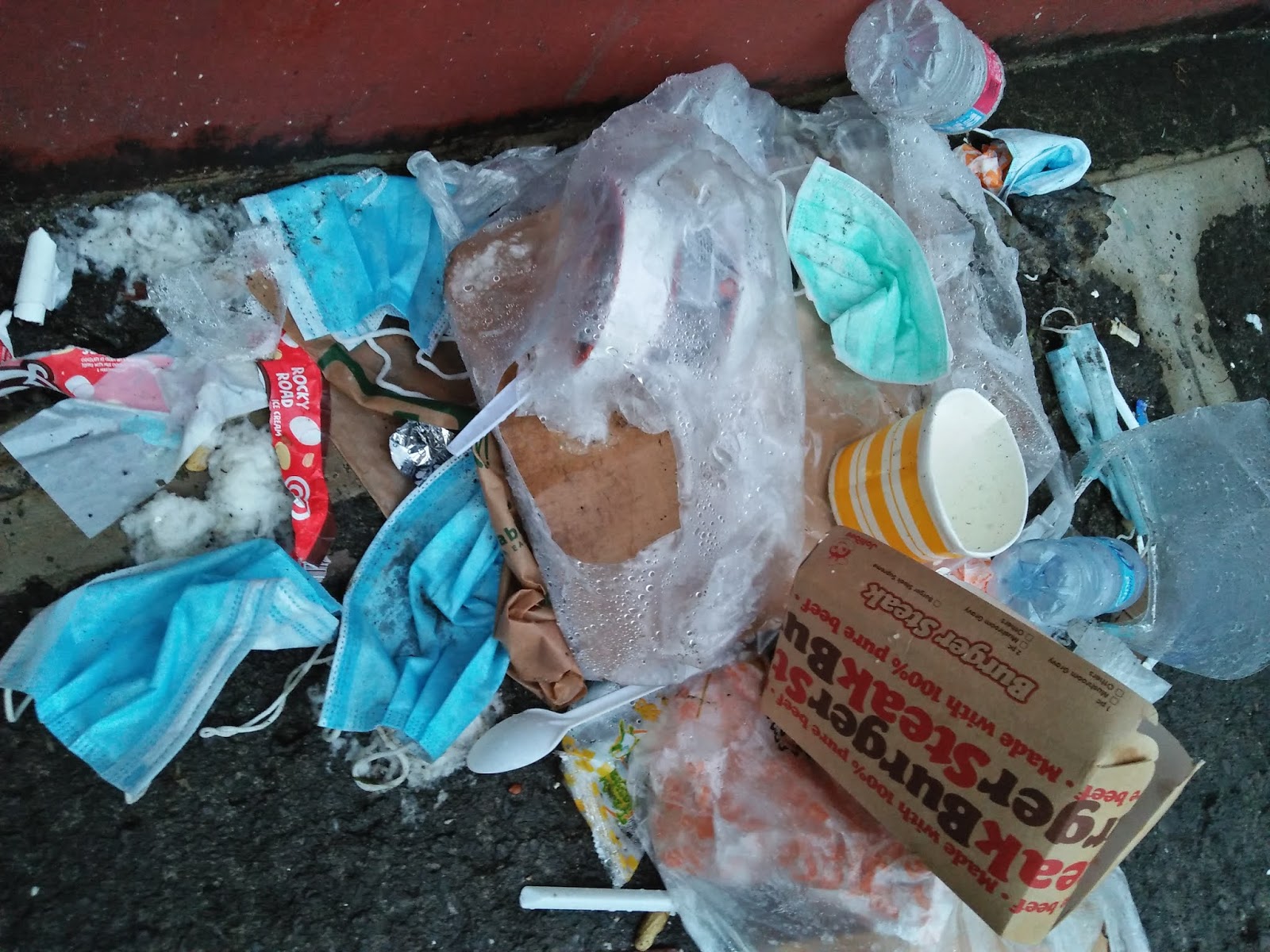 Trash collectors face new problem amidst pandemic: Used face masks