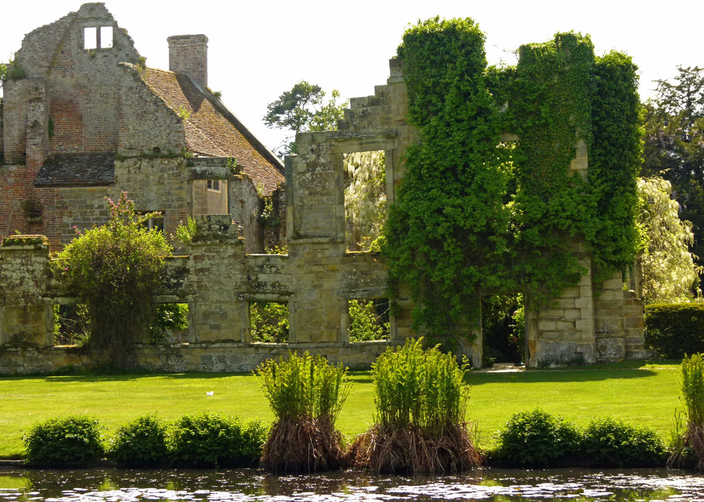 A visit to Scotney Castle - A Bit About Britain