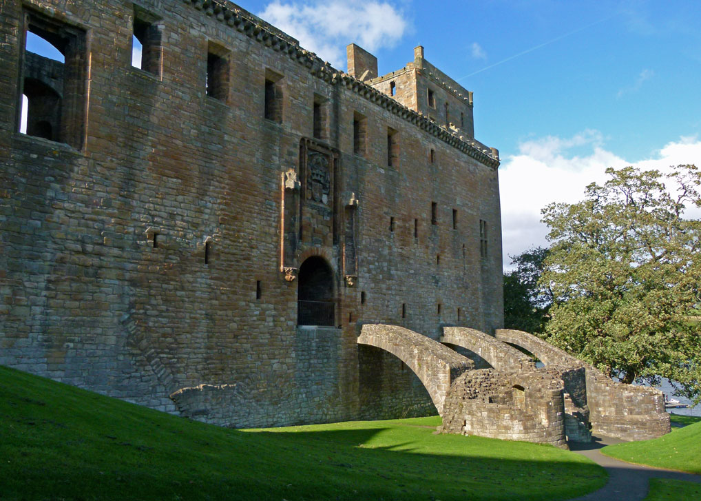 Linlithgow – Scotland’s Royal Pleasure Palace - A Bit About Britain