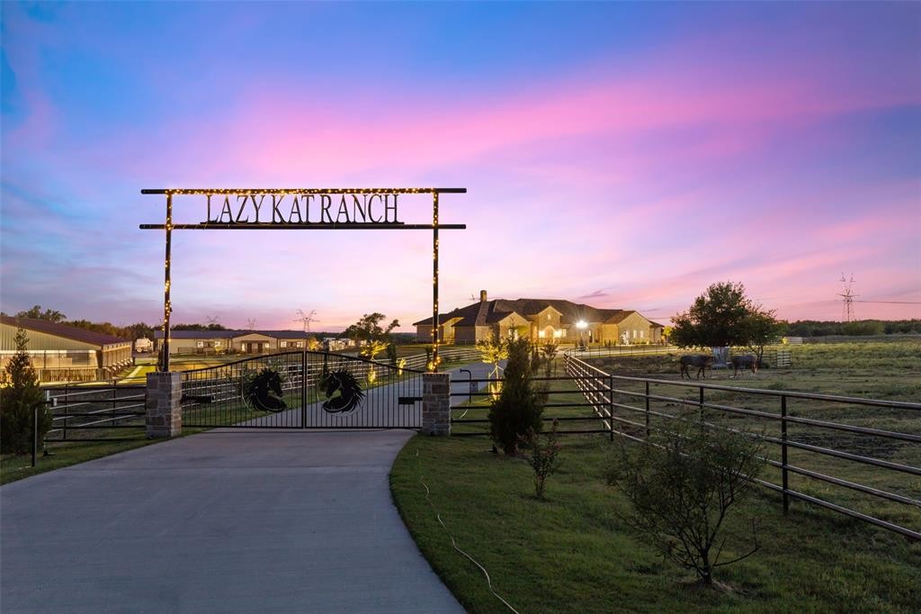 The Ultimate Home on The Range is an Hour North of Dallas - CandysDirt.com