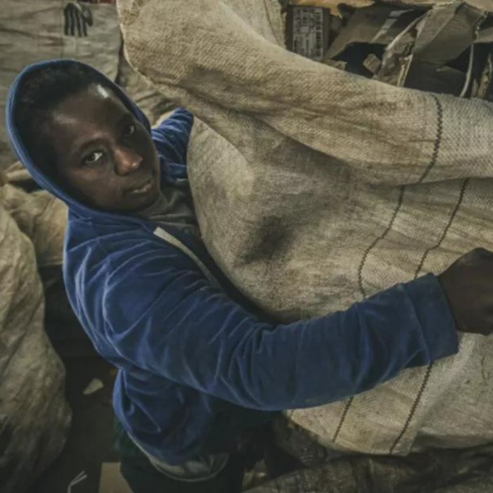 FOTO DE CATADORA DE LIXO VENCE CONCURSO INTERNACIONAL - Carmo Web TV