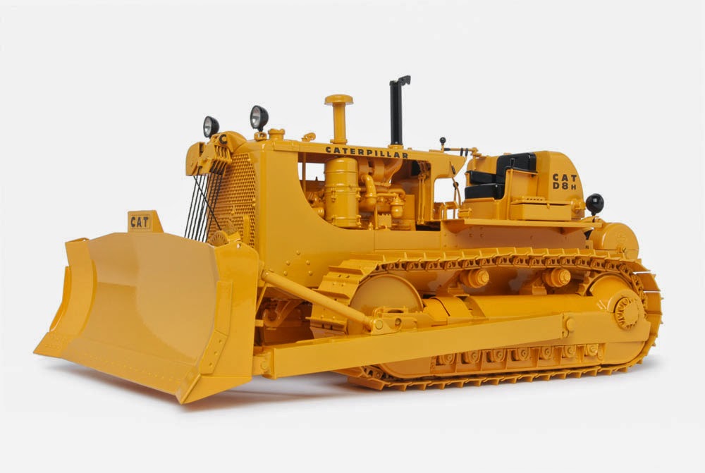 Memorable Model: Caterpillar D8H - Classic Construction Models
