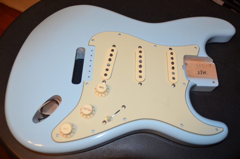 ’60s Sonic Blue Stratocaster Tribute | ChasingGuitars