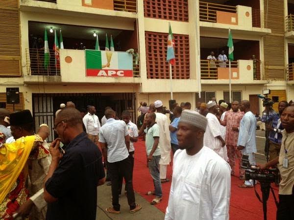 Heavy security at Lagos APC secretariat ahead of state congress — Daily ...