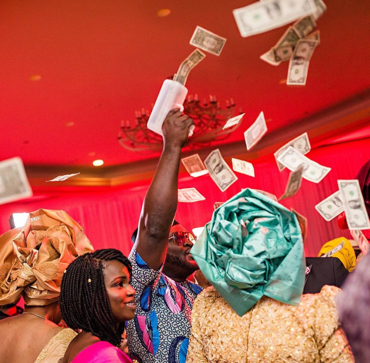 Experts urge Nigerian govt to enforce law prohibiting money-spraying at ...