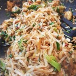 Phad Thai: a fairly simple recipe apart from the chopping. - EcOLady's ...