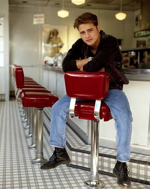 Male Actors from the 90s - List of the Most Handsome Men