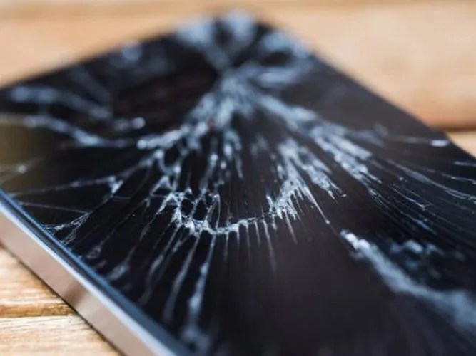 Harga Memperbaiki Layar HP Pecah | Gemskul