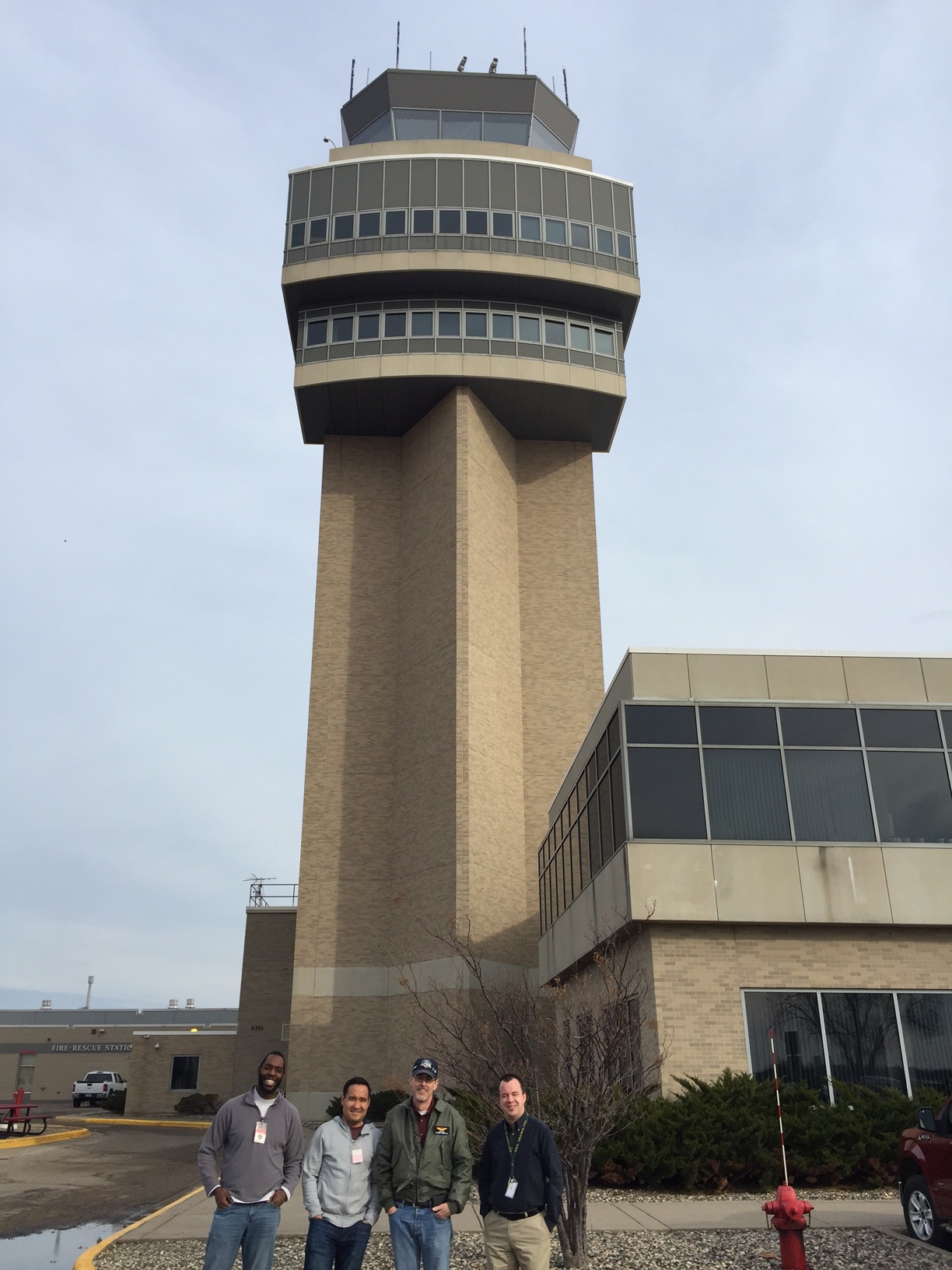 Gopher Club Members Tour MSP Tower / Tracon | Gopher Flying Club