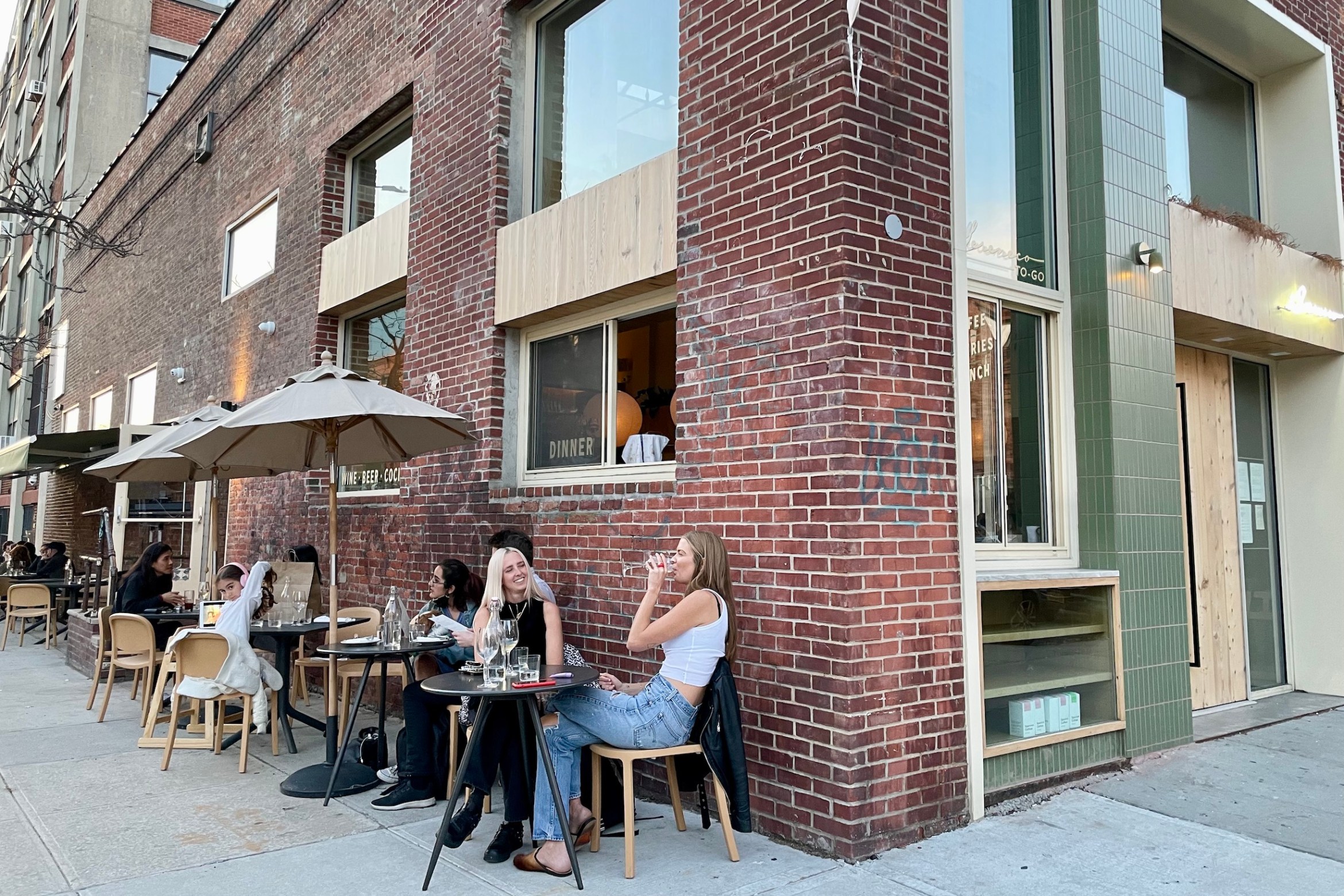 Where to Eat Outside in Greenpoint This Spring - Greenpointers