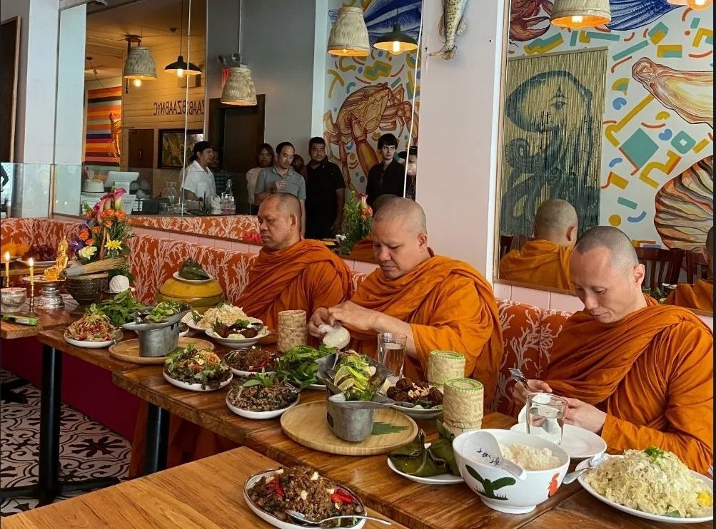 Tiger Prawn Has Rebranded as Zaab Zaab Talay - Greenpointers