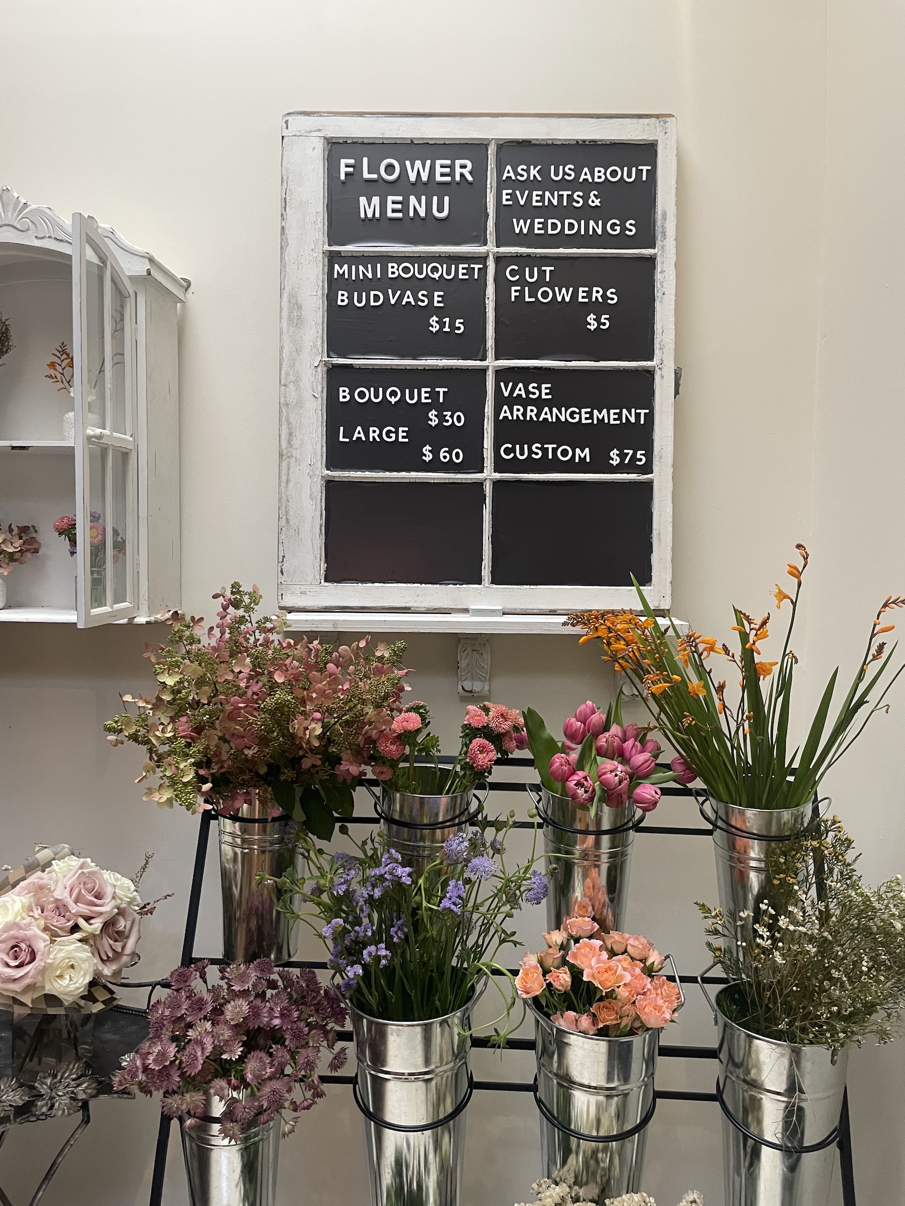 New Cafe Flower Cat Is Celebrating Florals and Felines - Greenpointers