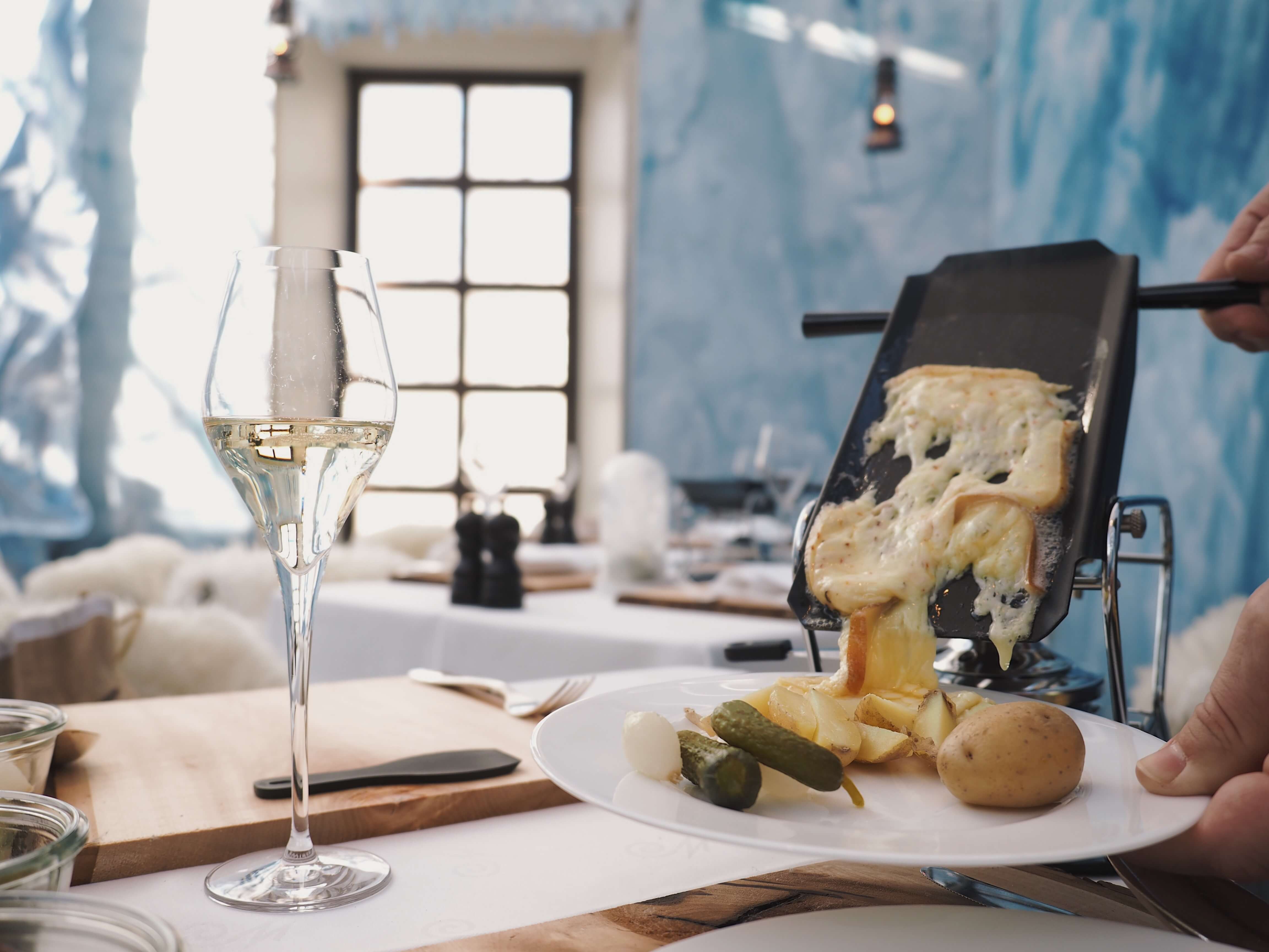 Igloo - Raclette und Champagner im Widder Hotel Zürich