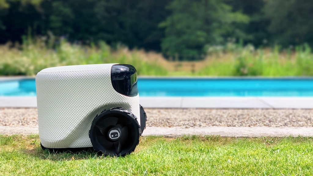 Toadi is a 3D printed wireless robotic lawn mower powered by A.I ...