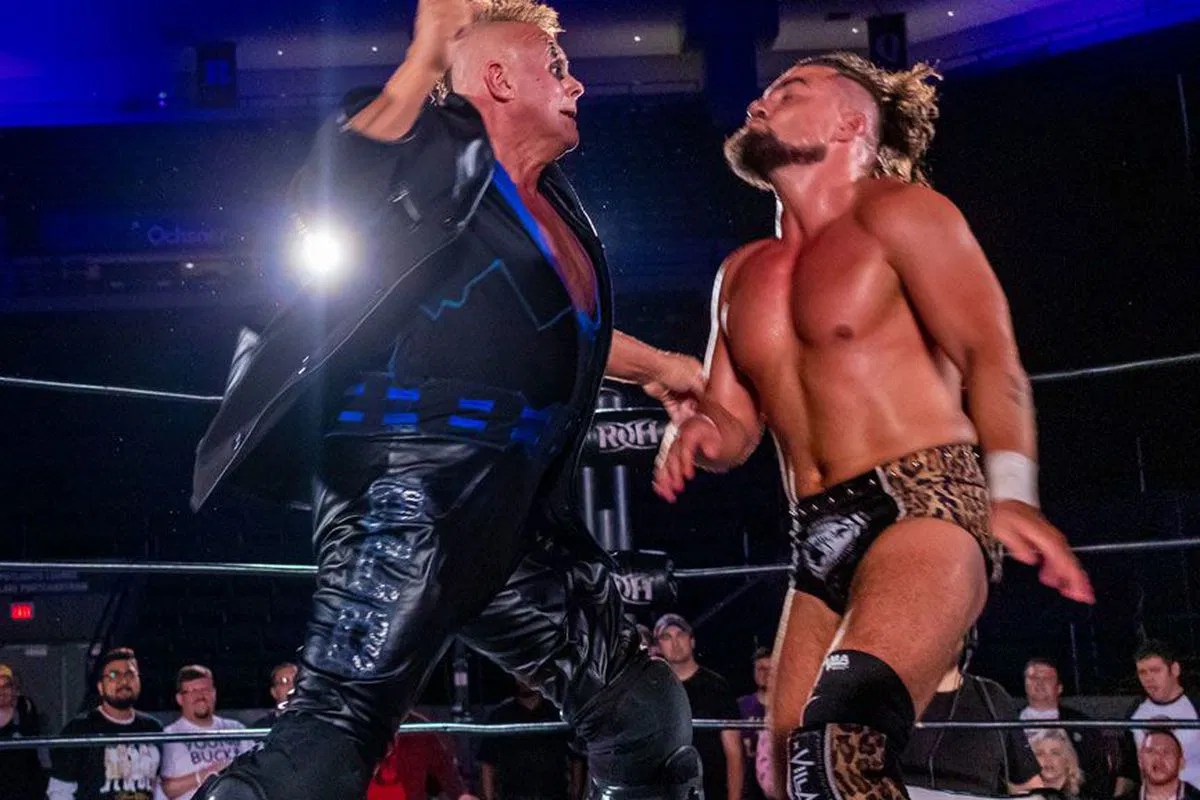 54-Year-Old Wrestling Veteran’s Shoulder Pops Out During Match, Fans ...