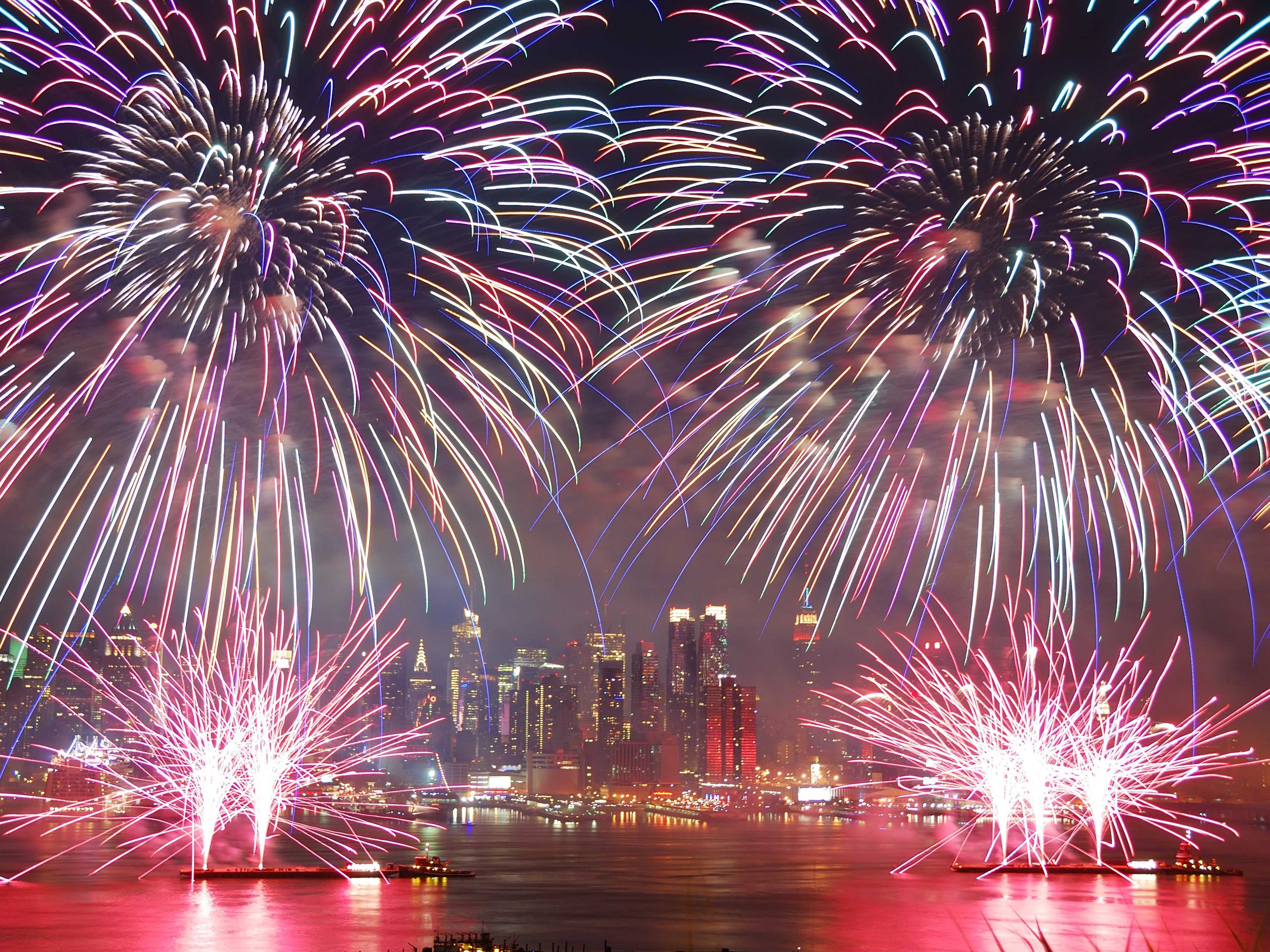 4Th Of July Zoom Background – 4Th of July SVG Design Bundles Images Graphic