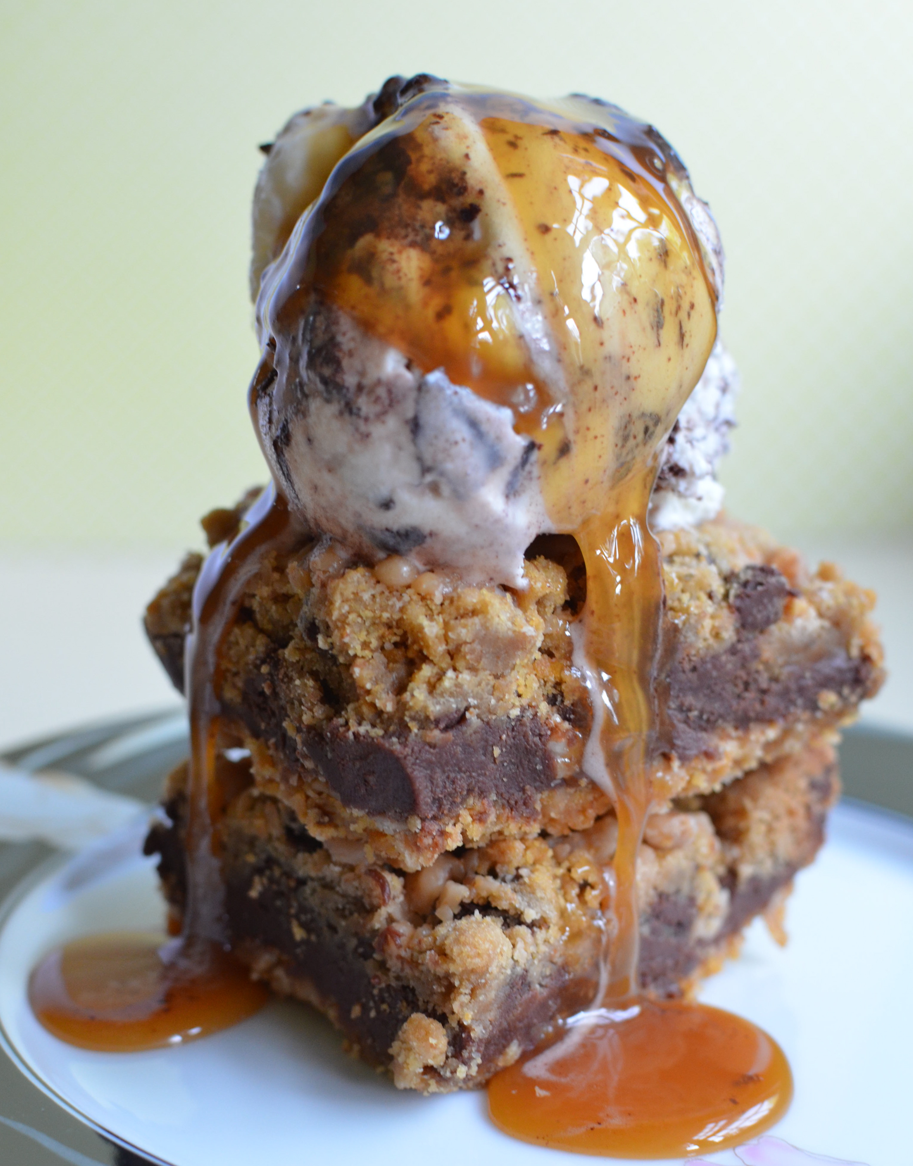 Fudgy Chocolate Chip Toffee Bars (Make The Most Over The Top Ice Cream ...