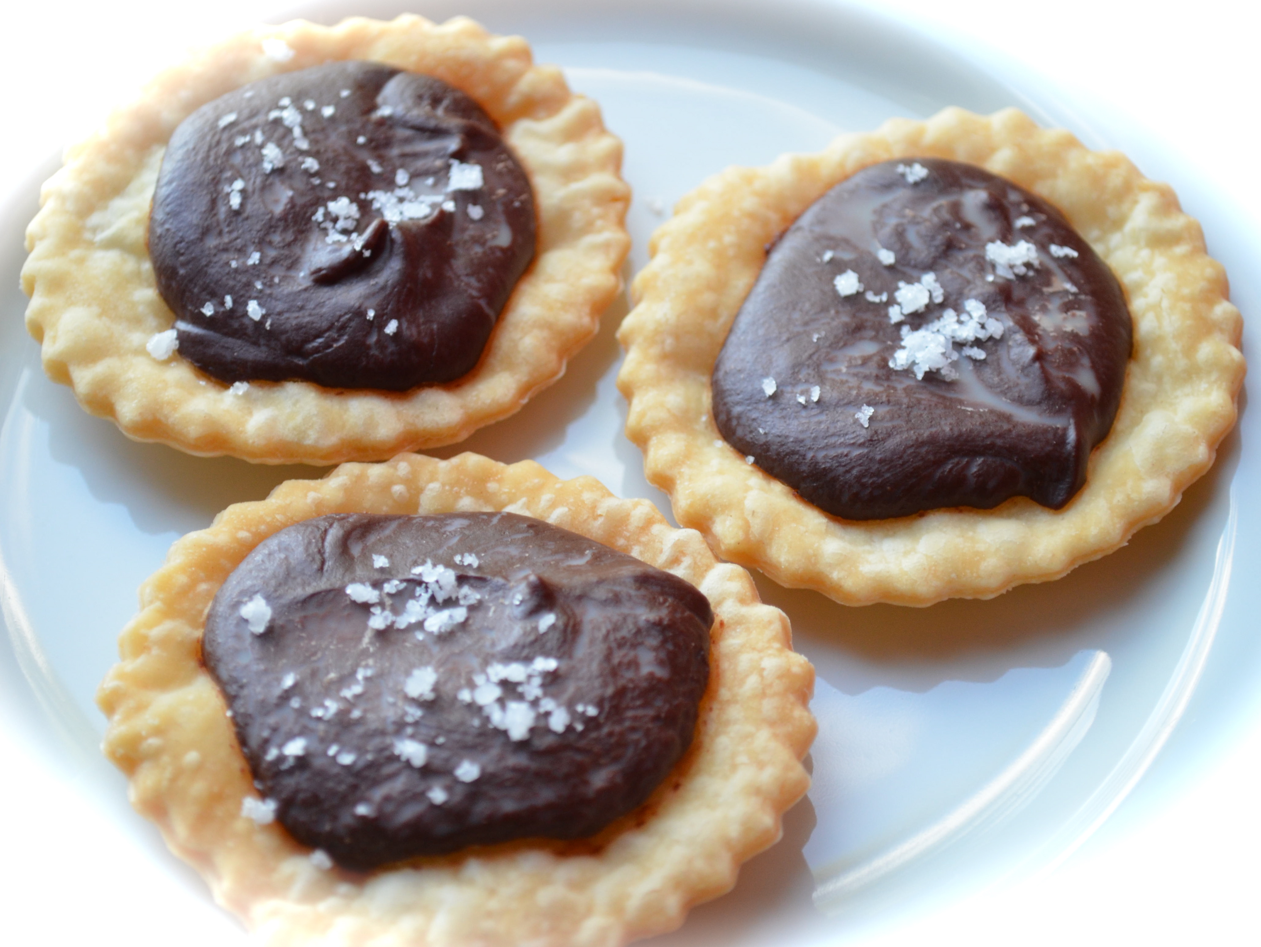 Short And Sweet. Salted Chocolate Mini Tarts. | I Sing In The Kitchen