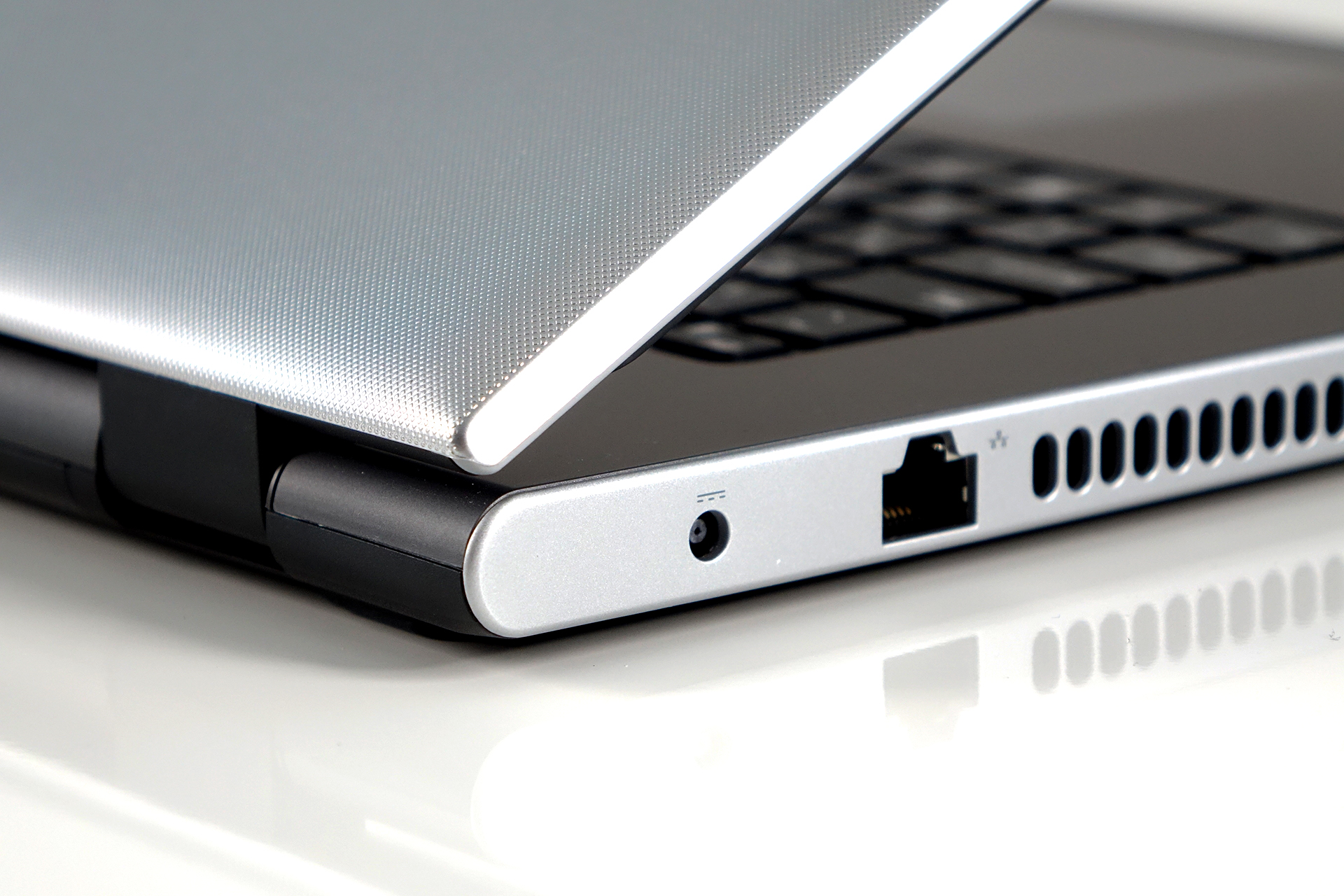 Dell Inspiron 5758 (17 5000) – first impression of the new bulky ...