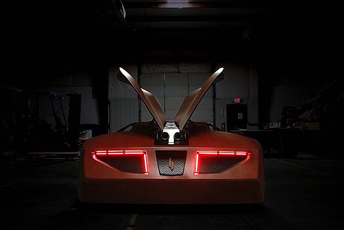 Primer coche de madera de lujo