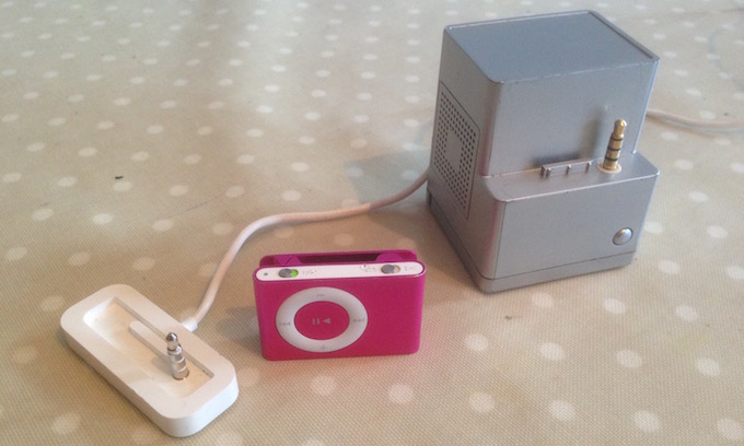 2nd Generation iPod Shuffle: Tiny, Colourful, and Fun | Low End Mac