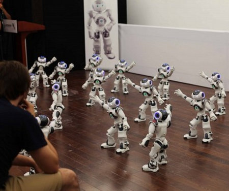Shanghai World Expo “World Premiere: 20 Nao Robots Dancing in ...