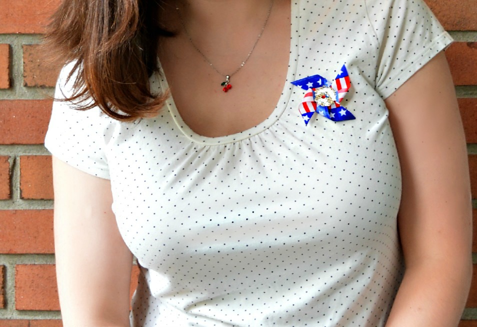 PATRIOTIC PINWHEEL PIN Mad in Crafts