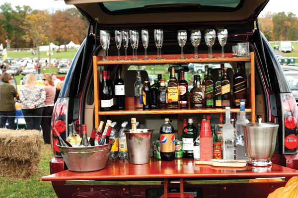 tailgate3.jpg 600×399 pixels | Tailgating, Tailgate bar, Tailgating setup