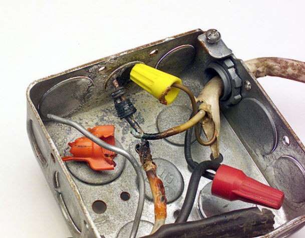 Splicing Electrical Wires Junction Box