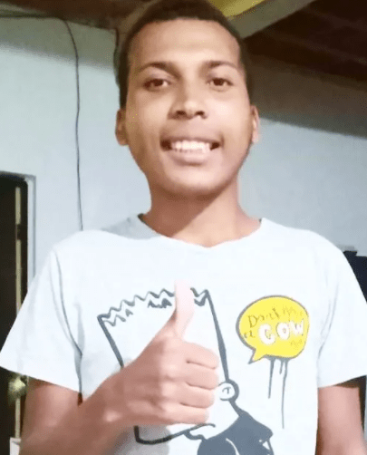 Lembra do “Acertou miseravi” ? Após ser abandonado pela mãe, veja como ...