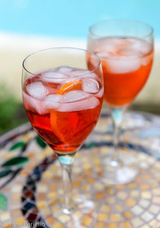 Tale of Two Spritzes: Aperol Spritz and Campari Spritz | Memorie di ...