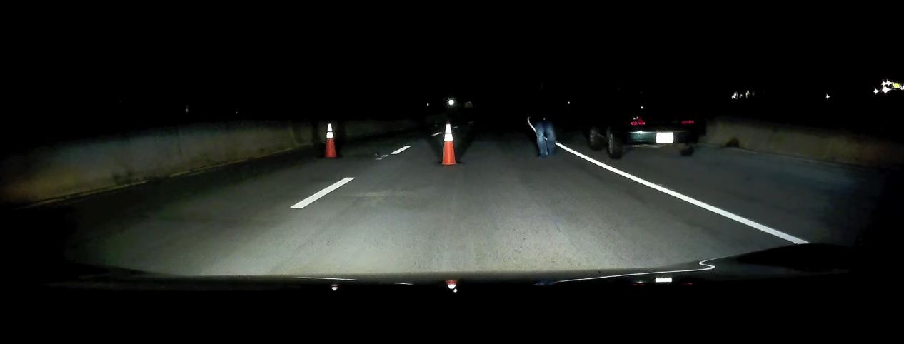 What would you do? Driver met with suspicious road block at night ...