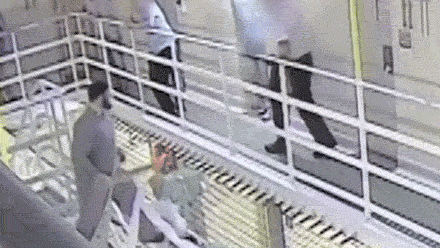 Shocking moment inmate armed with weapons and chilli powder takes on ...