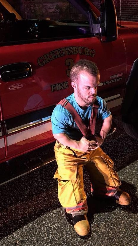 Dwarf bodybuilder to be Guinness World Record's shortest firefighter ...