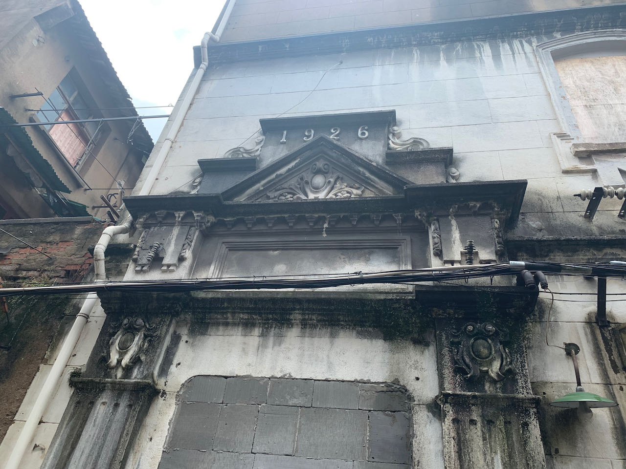 Shikumen (石库门) – misfits' architecture