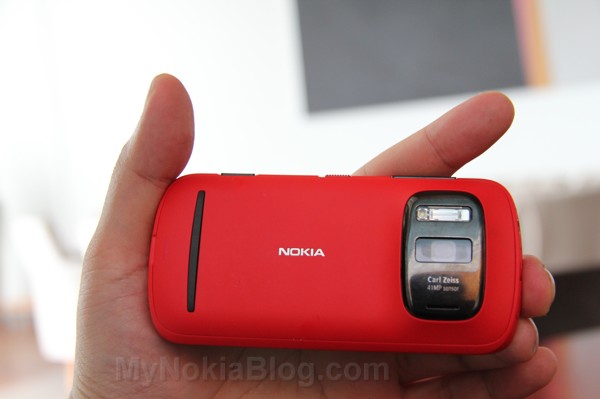 Red Nokia 808 PureView(31) : My Nokia Blog - 200