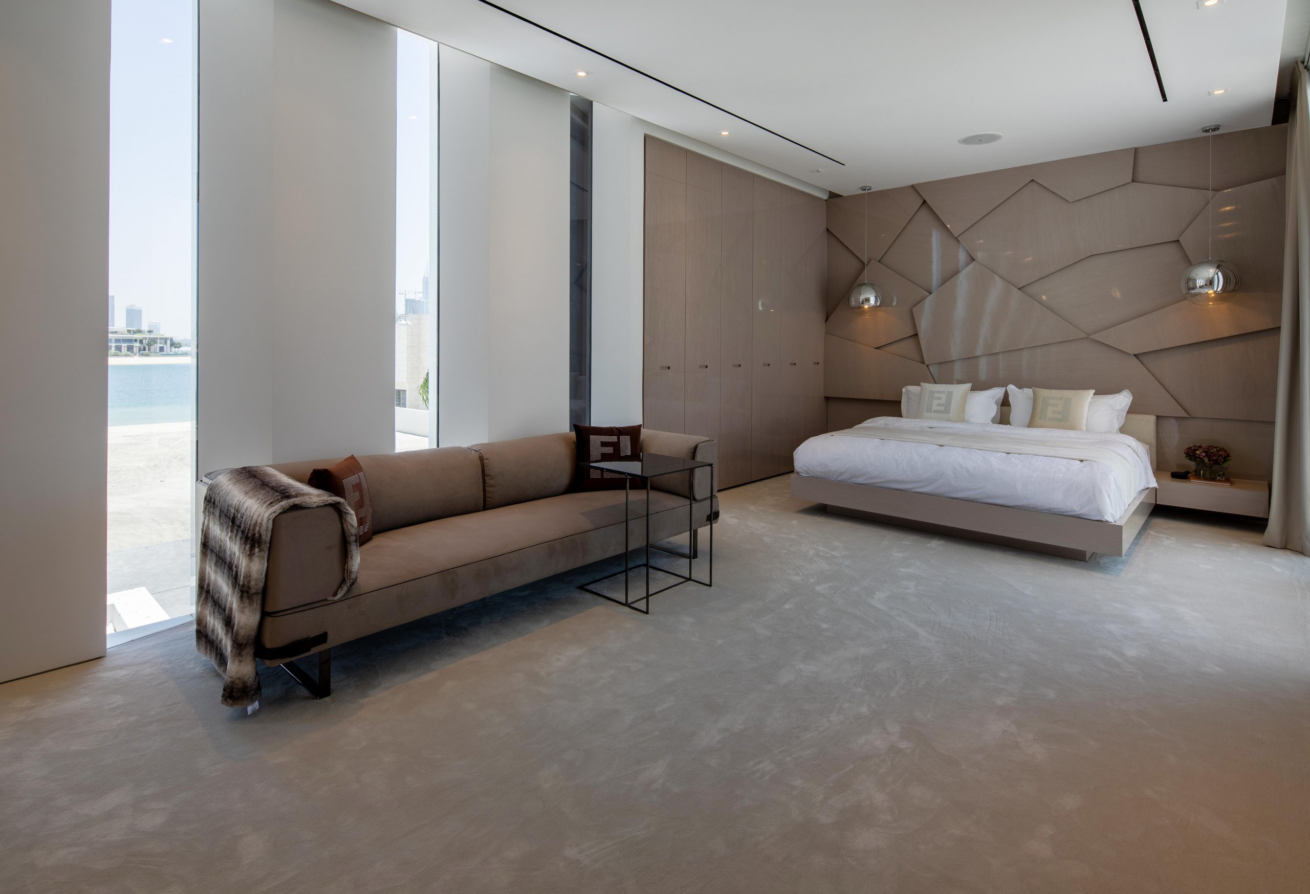 The Gallery – One 100 Palm