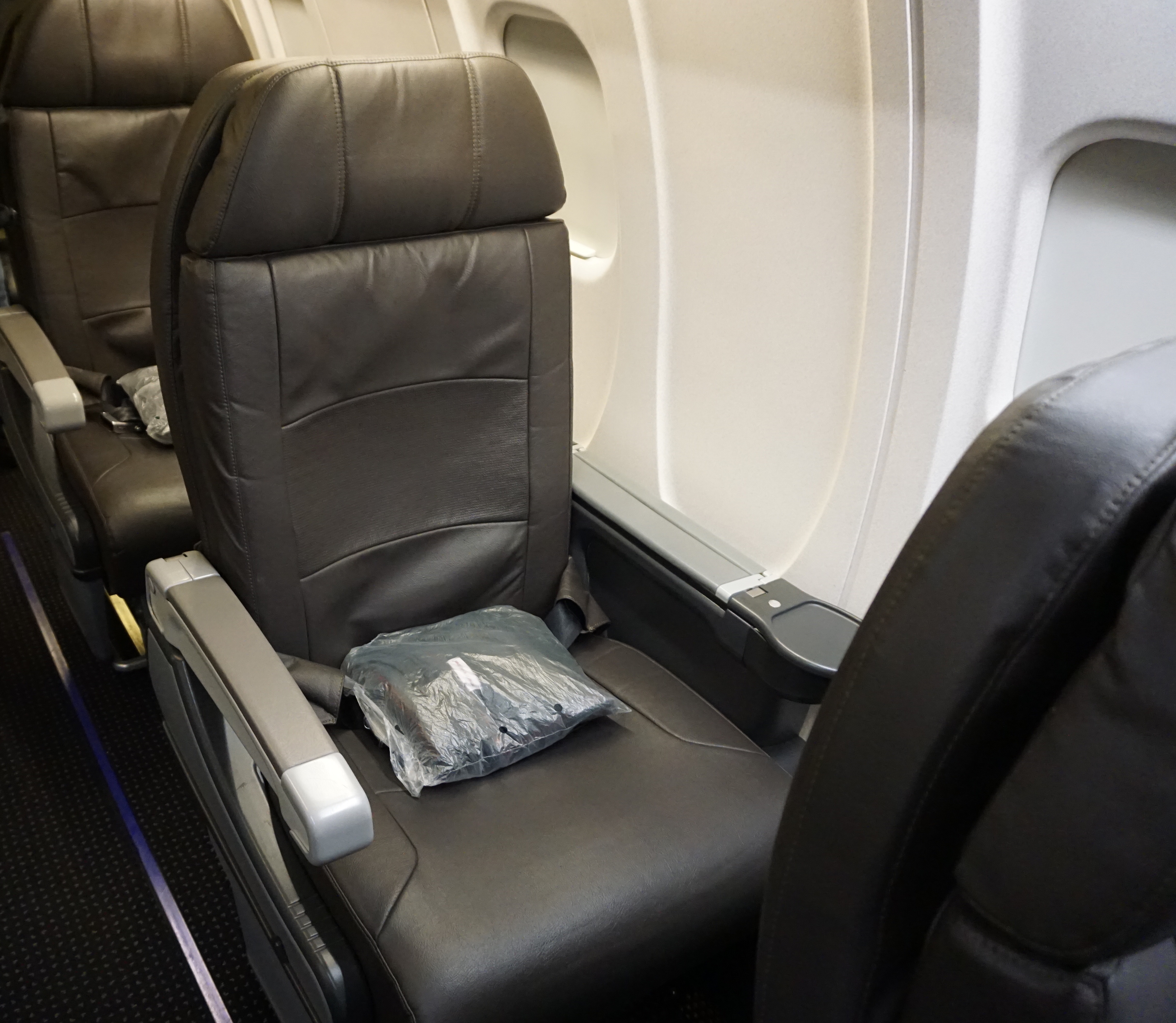 Review: American Airlines (CRJ-700) First Class – Jacksonville to Charlotte