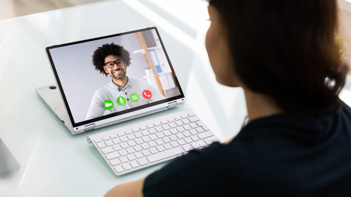 How can I prepare for an online interview? - Presenting Success