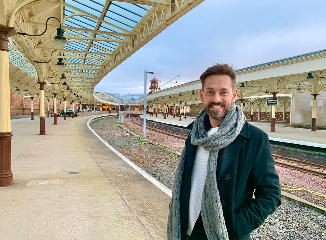 Tim Dunn on The Architecture The Railways Built and Michael Portillo ...