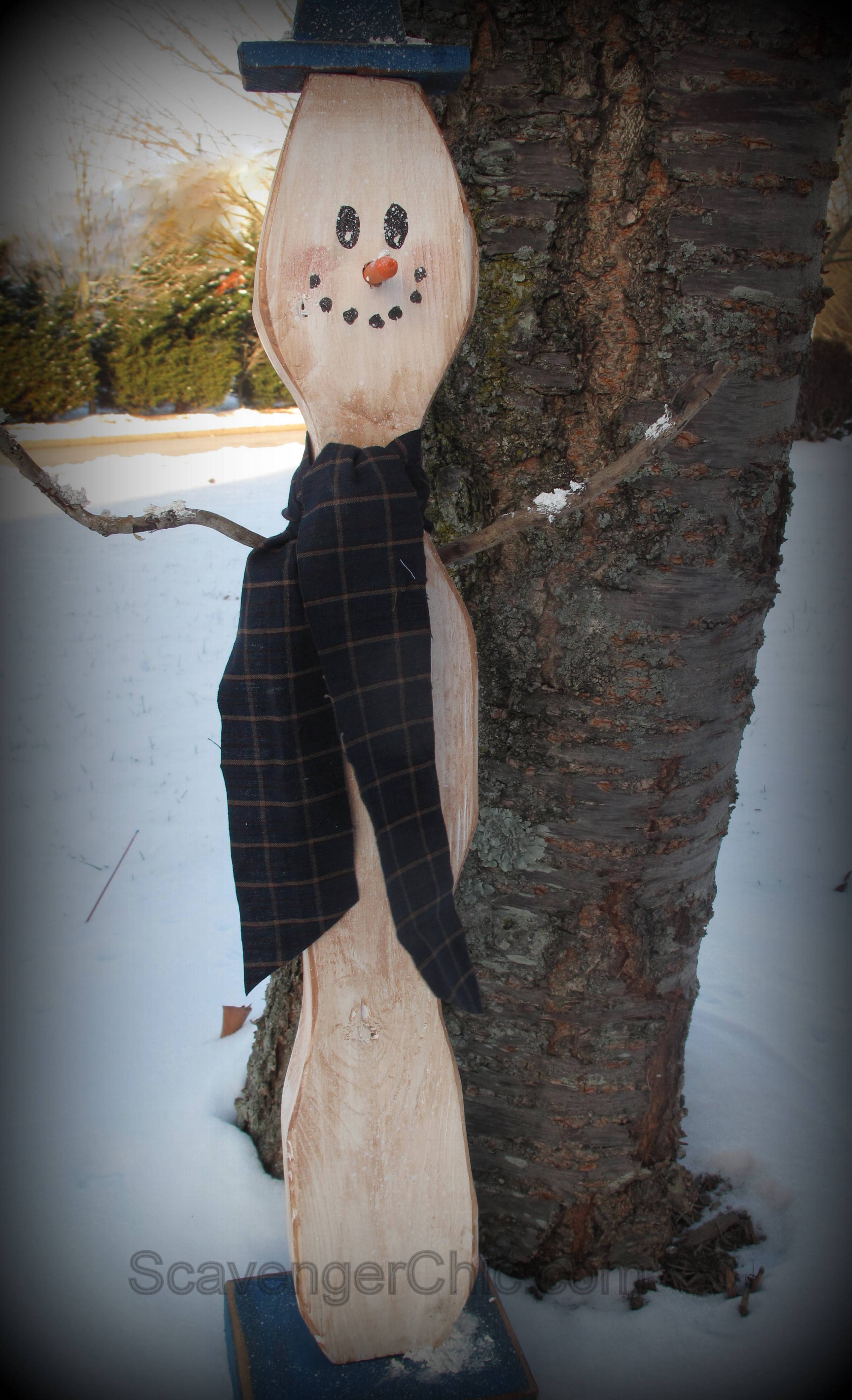 2 x 4 Snowman diy - Scavenger Chic