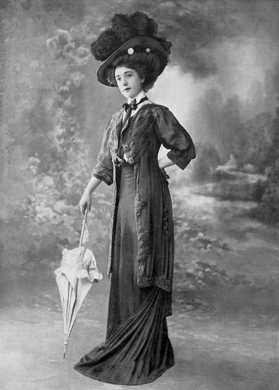 Lovely Hats and Gowns in Les Modes 1908 – Susanna Ives
