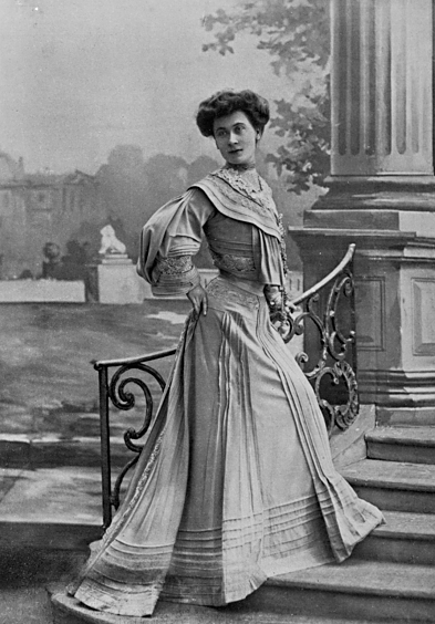 1902 Women’s Fashions – Les Modes – Susanna Ives
