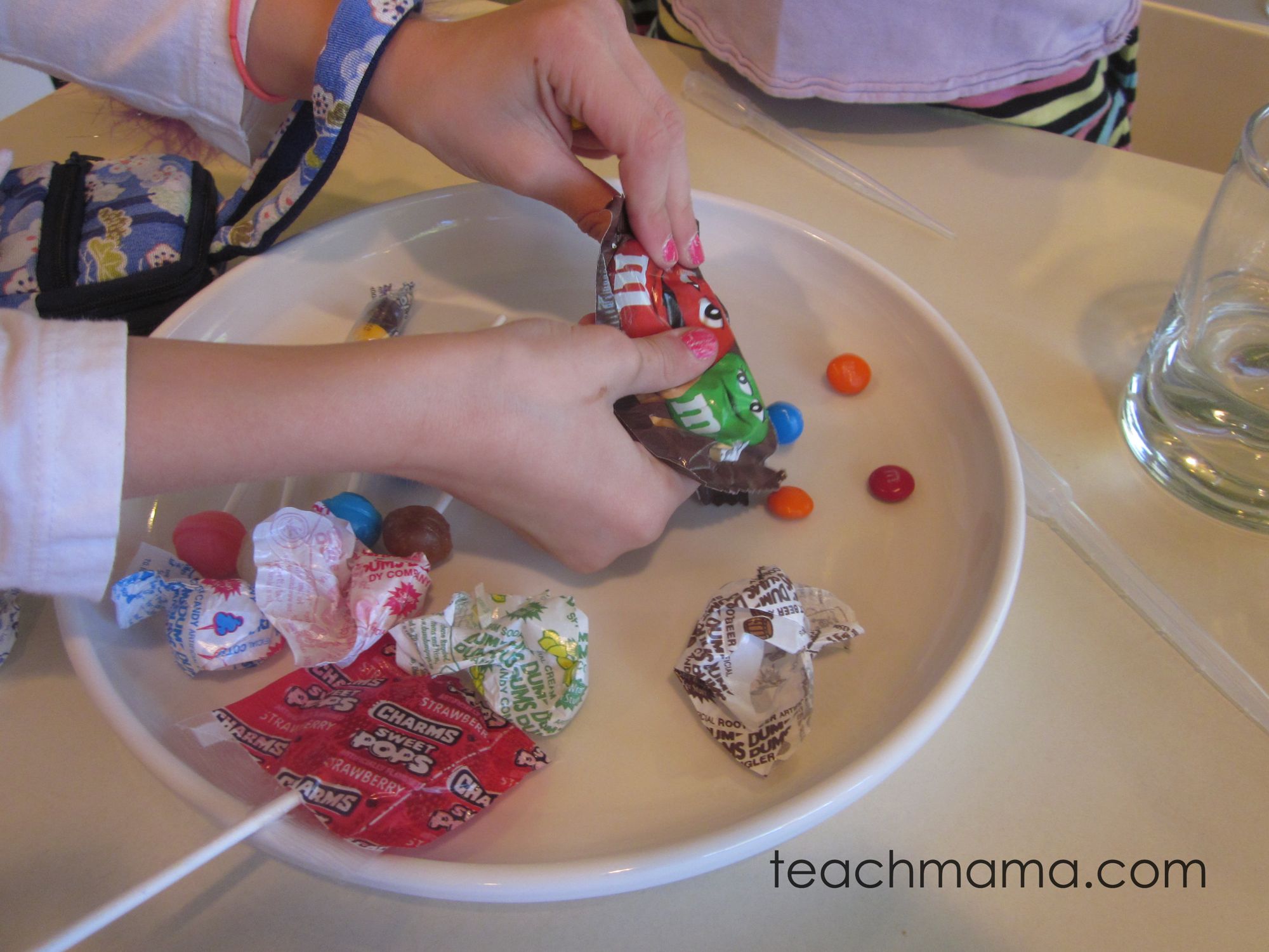 candy experiments: playing with color - teach mama