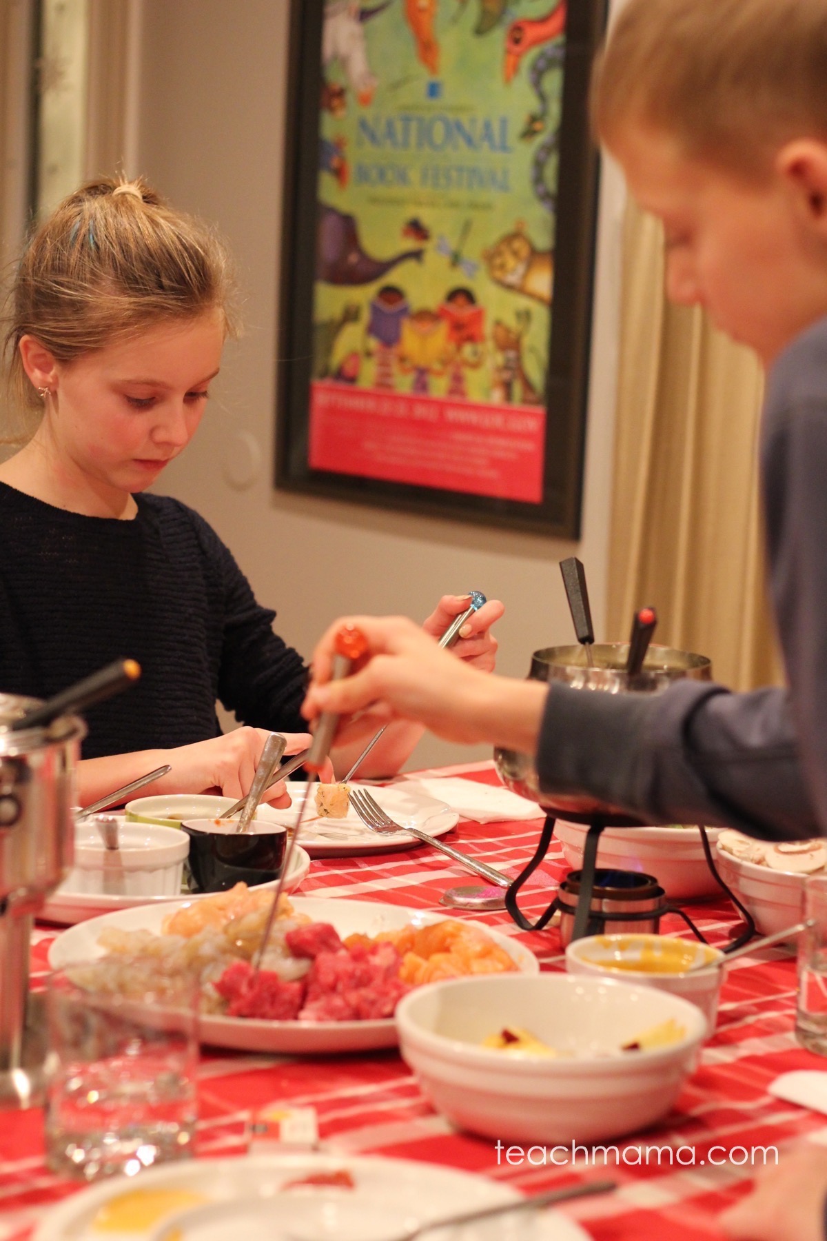 how to do a family fondue night: special occasion dinner - Teach Mama