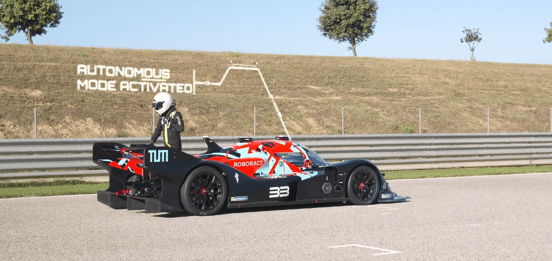 RoboRace holds first ever autonomous race, making engineers the rock ...
