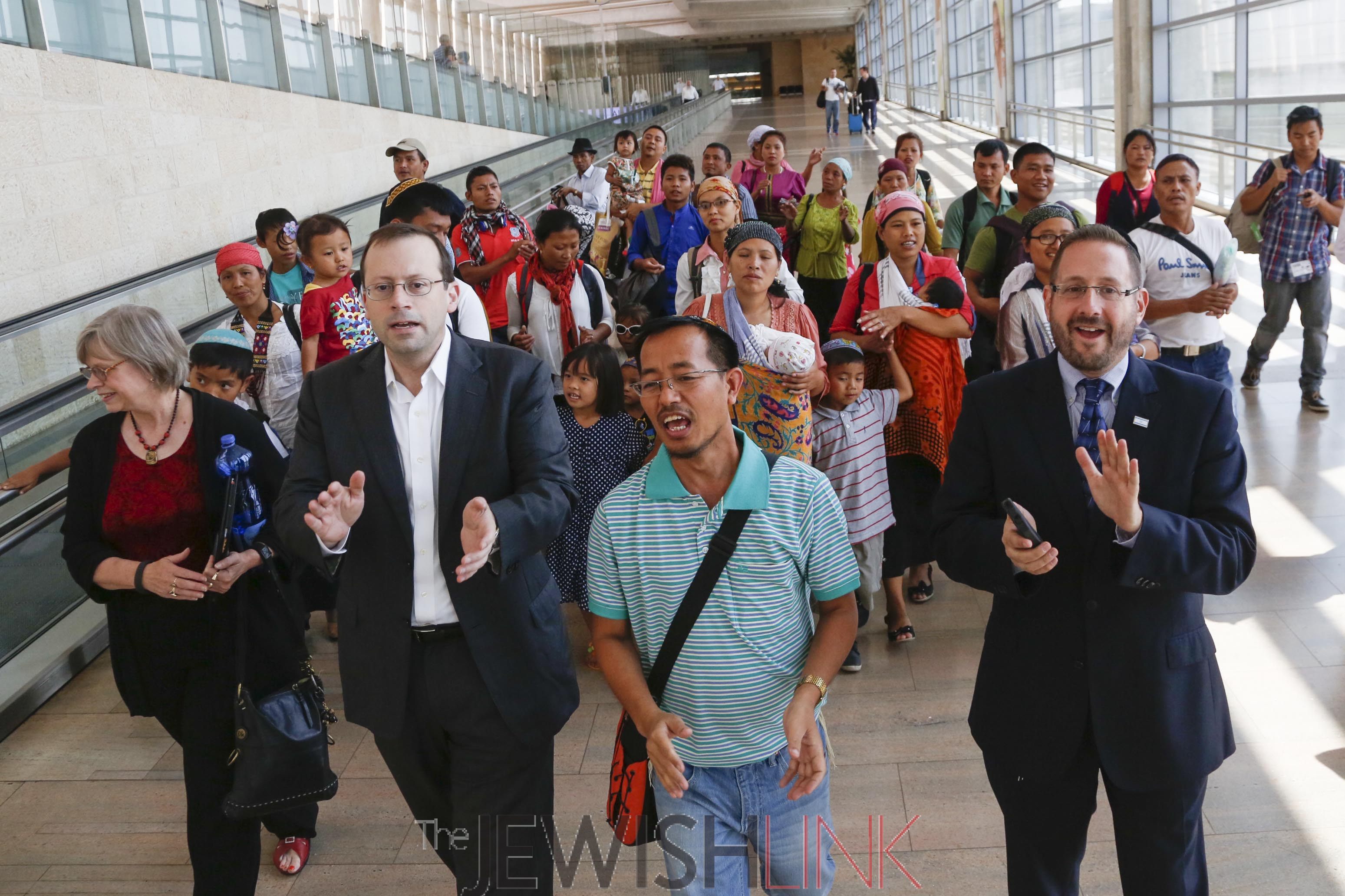 Hundreds of Bnei Menashe from India Arriving to Israel - The Jewish Link